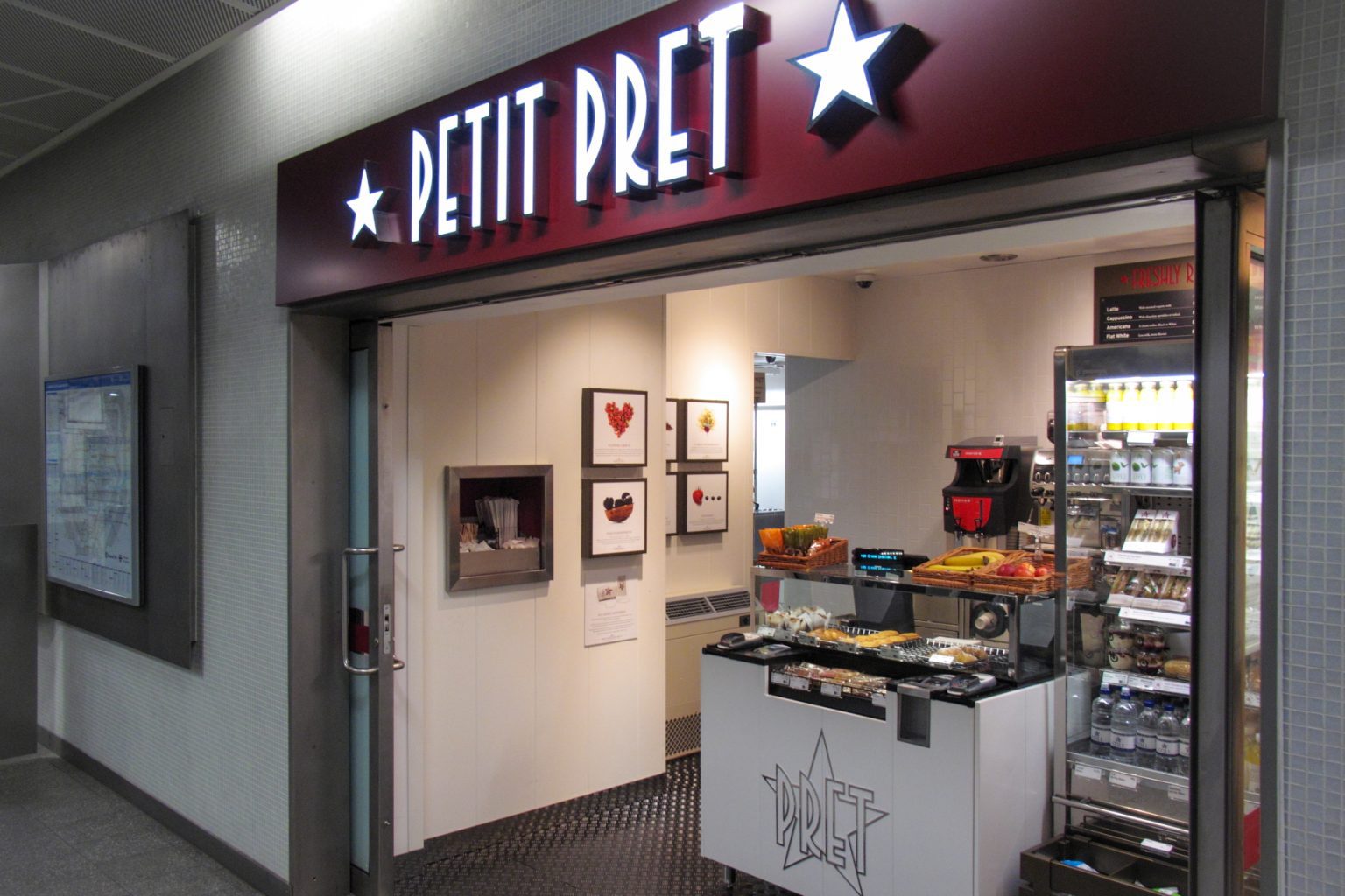 Prêt a Manger’s Petit Pret Store - Encasement Wall Linings